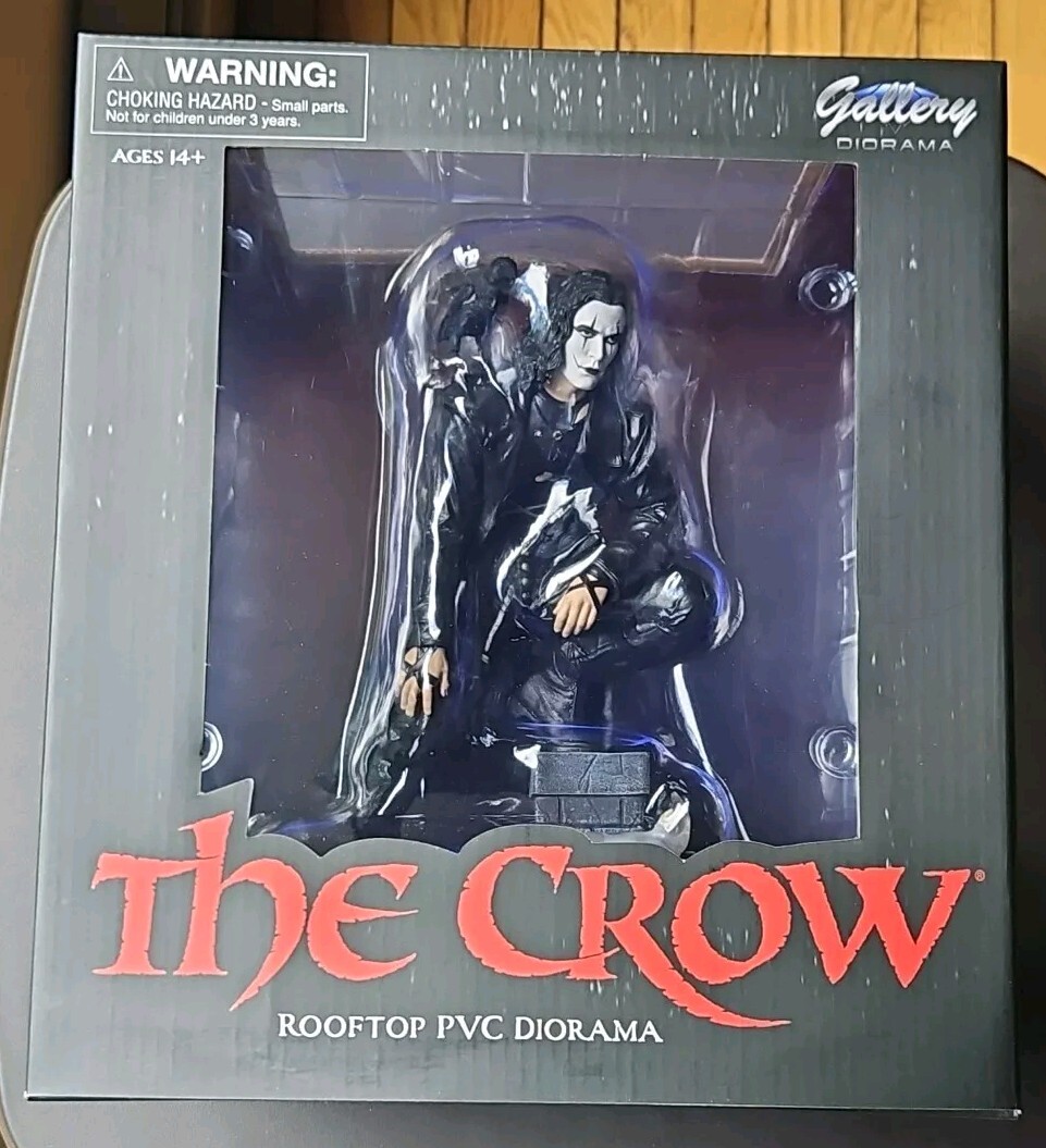 The Crow - Rooftop: Gallery Diorama 10" PVC Statue (84209) for sale ...