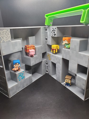 Minecraft Mini Figure Collector Case Display Cube Box W/5 Fig-Steve ...