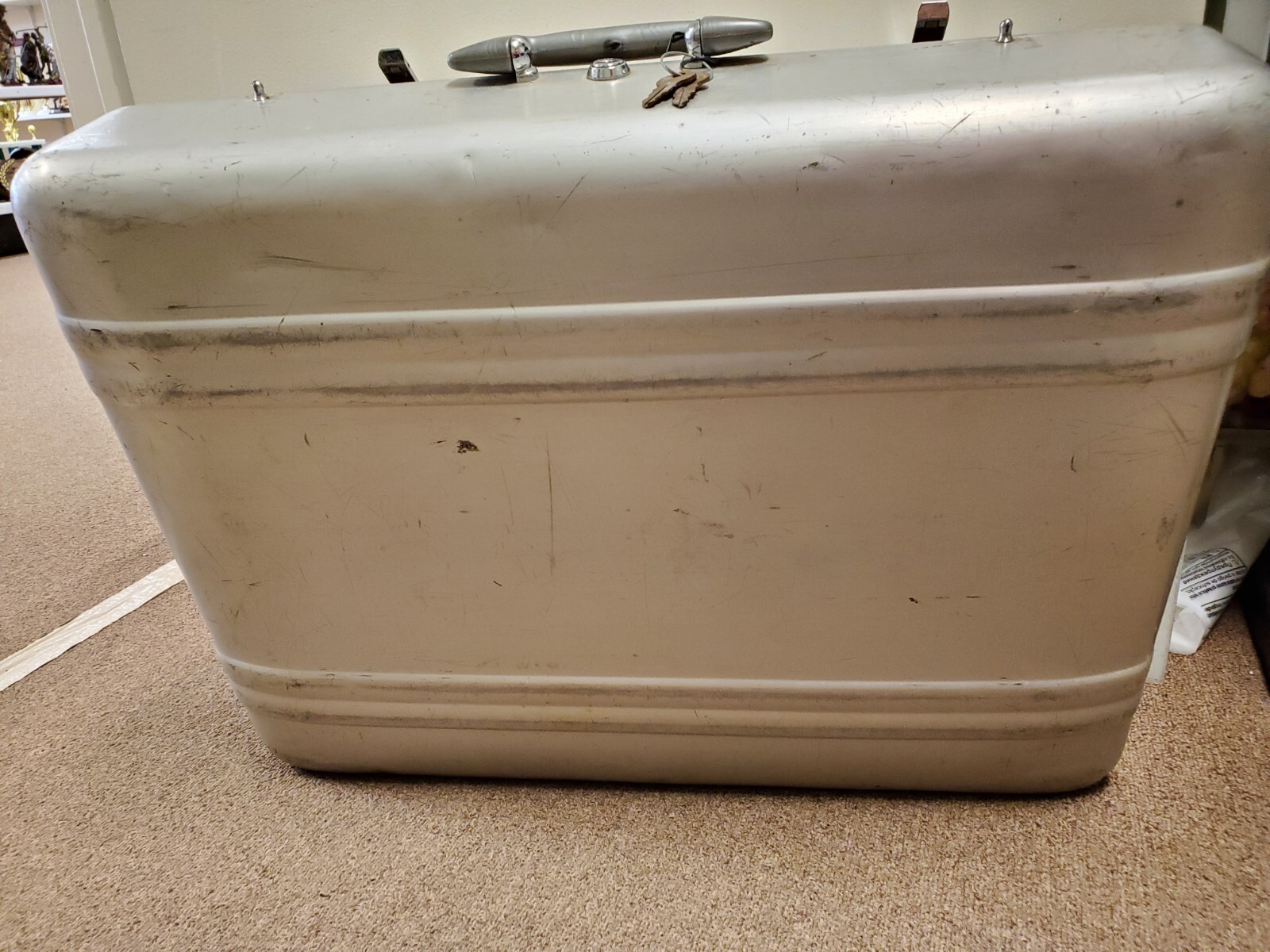 Vtg Zero Halliburton Combo Lock keys Aluminum w/ hangers Suit Case 24 x ...