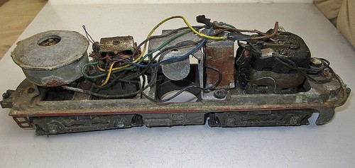 LIONEL #2023-2033 ALCO FRAME COMPLETE W/MOTOR/TRUCKS ETC ETC (NEEDS ...