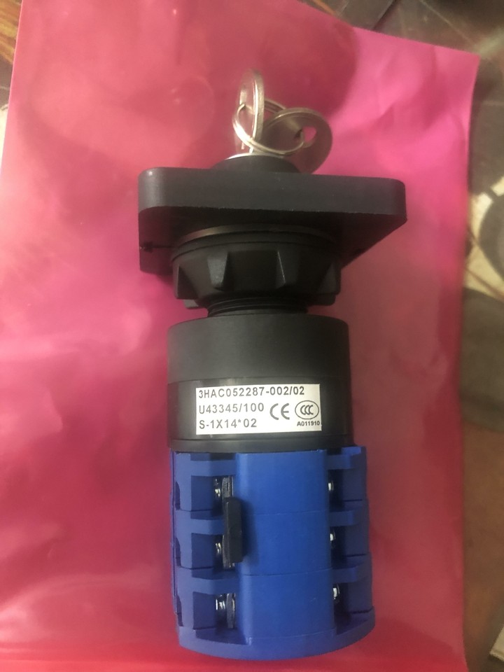 1pc new IRC5 control cabinet 3-speed switch 3HAC052287-002 | eBay