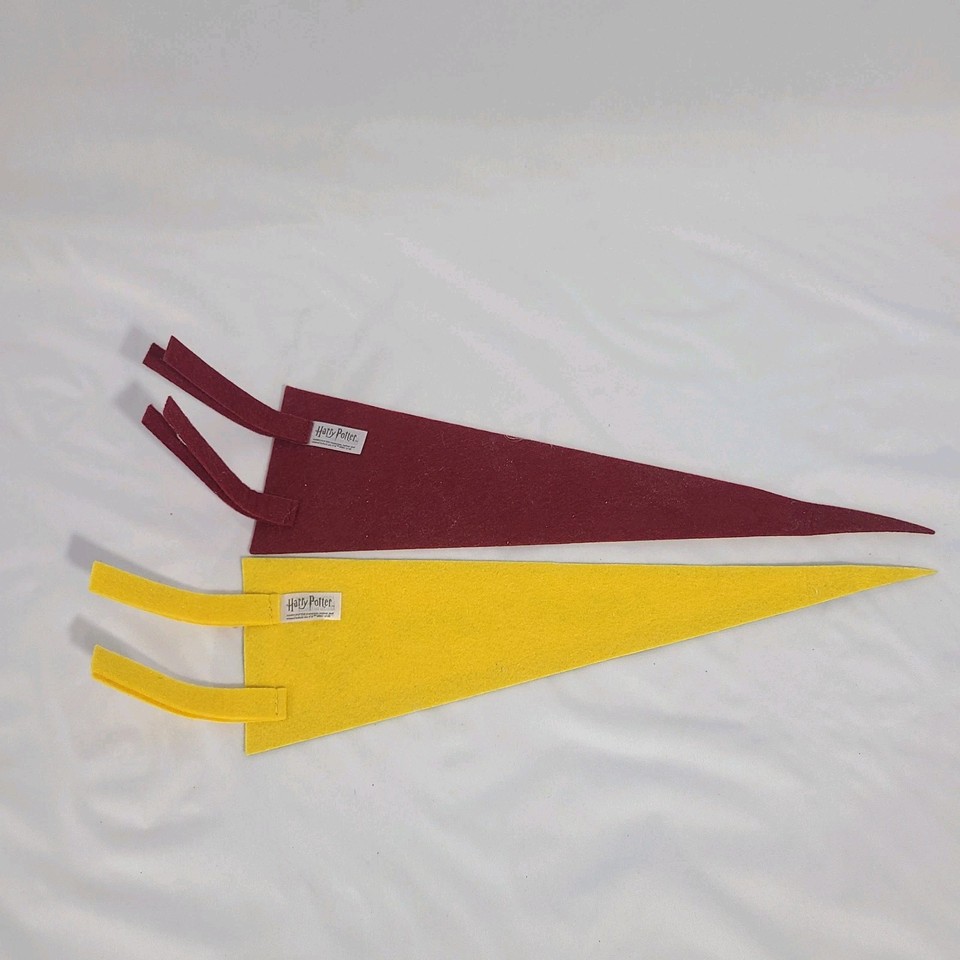 Set Of Two Harry Potter Felt Pennants Flags Hufflepuff & Gryffindor ...