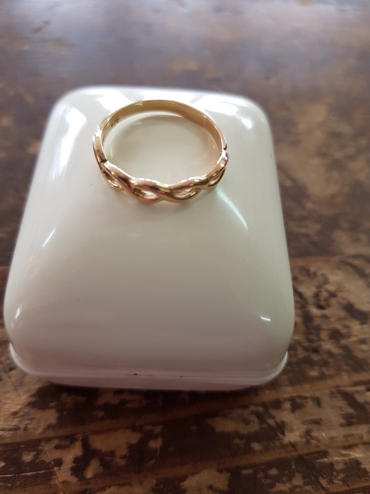 9CT GOLD INFINITY LOVE RING (HALLMARK 375) | eBay