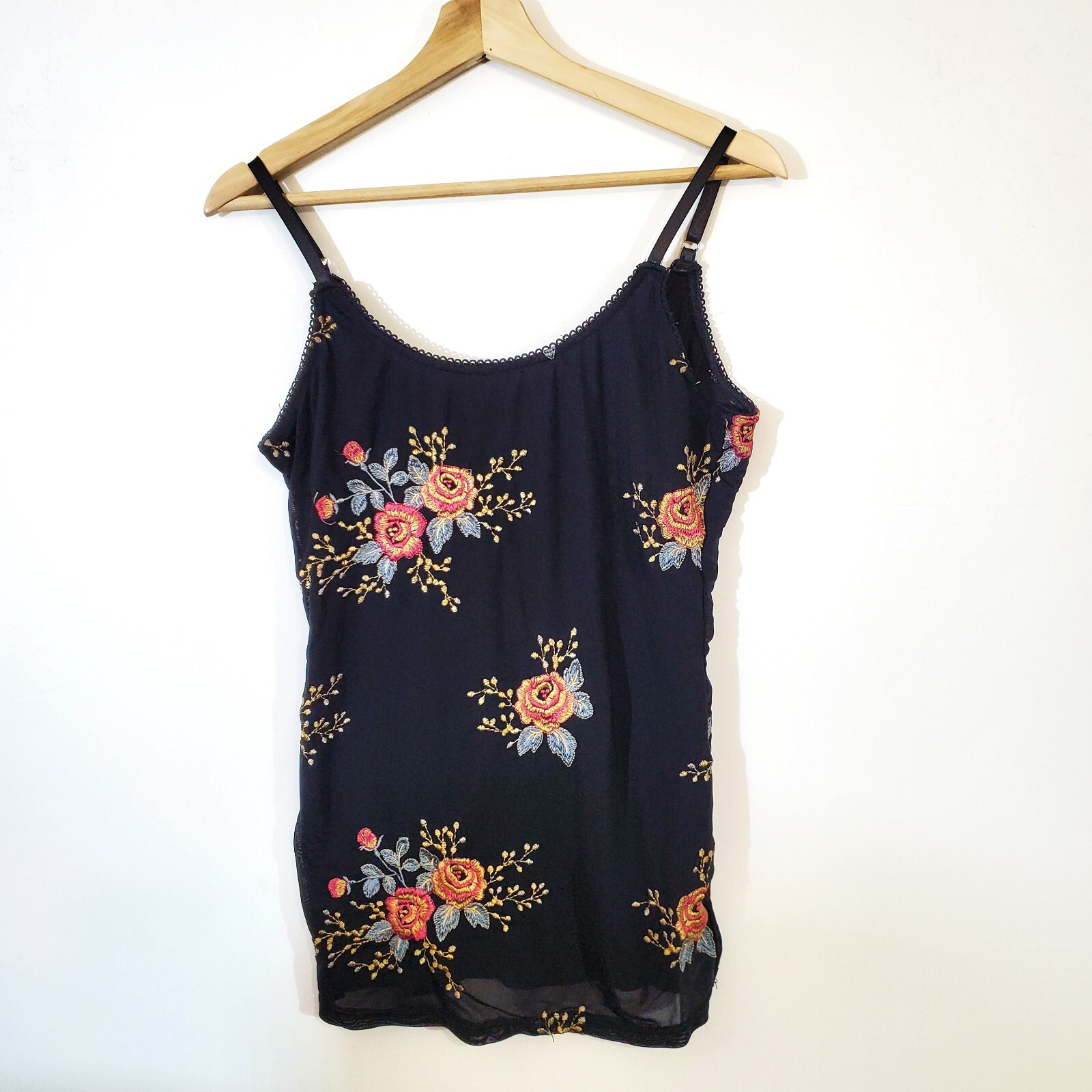 BKE Gimmicks Embroidered Floral Boho Cami Tank Top Size Large Straps ...