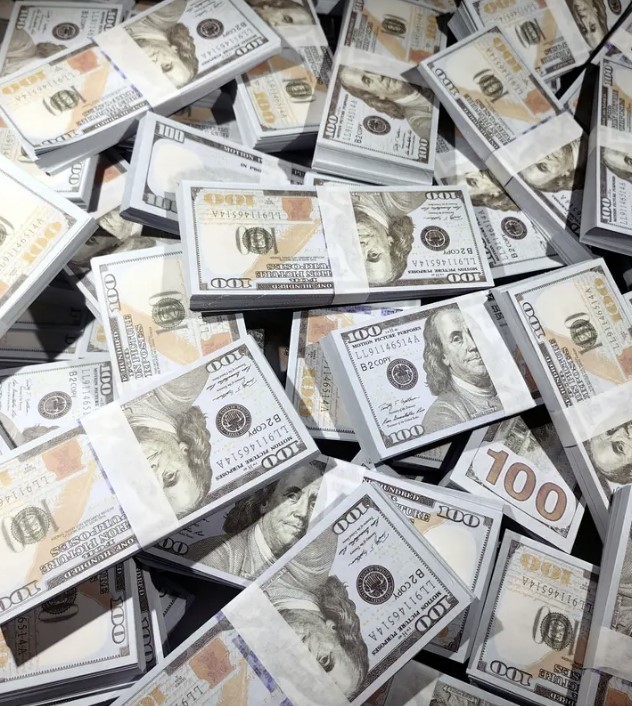 100pcs Dollar Bill Banknote & Money Spray Banknotes Fake Dollars Prop ...