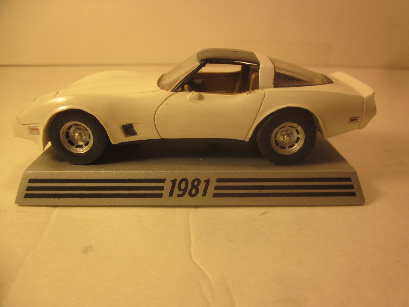DANBURY MINT 1/43 DIECAST CORVETTE 1981 WHITE 190 HP COUPE 50 ANNIV ...