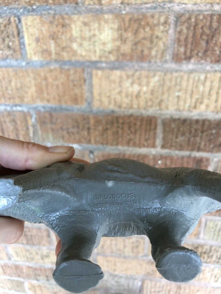 Lot 4 Invicta British Museum dinosaurs Glyptodon, Stegosaurus ...