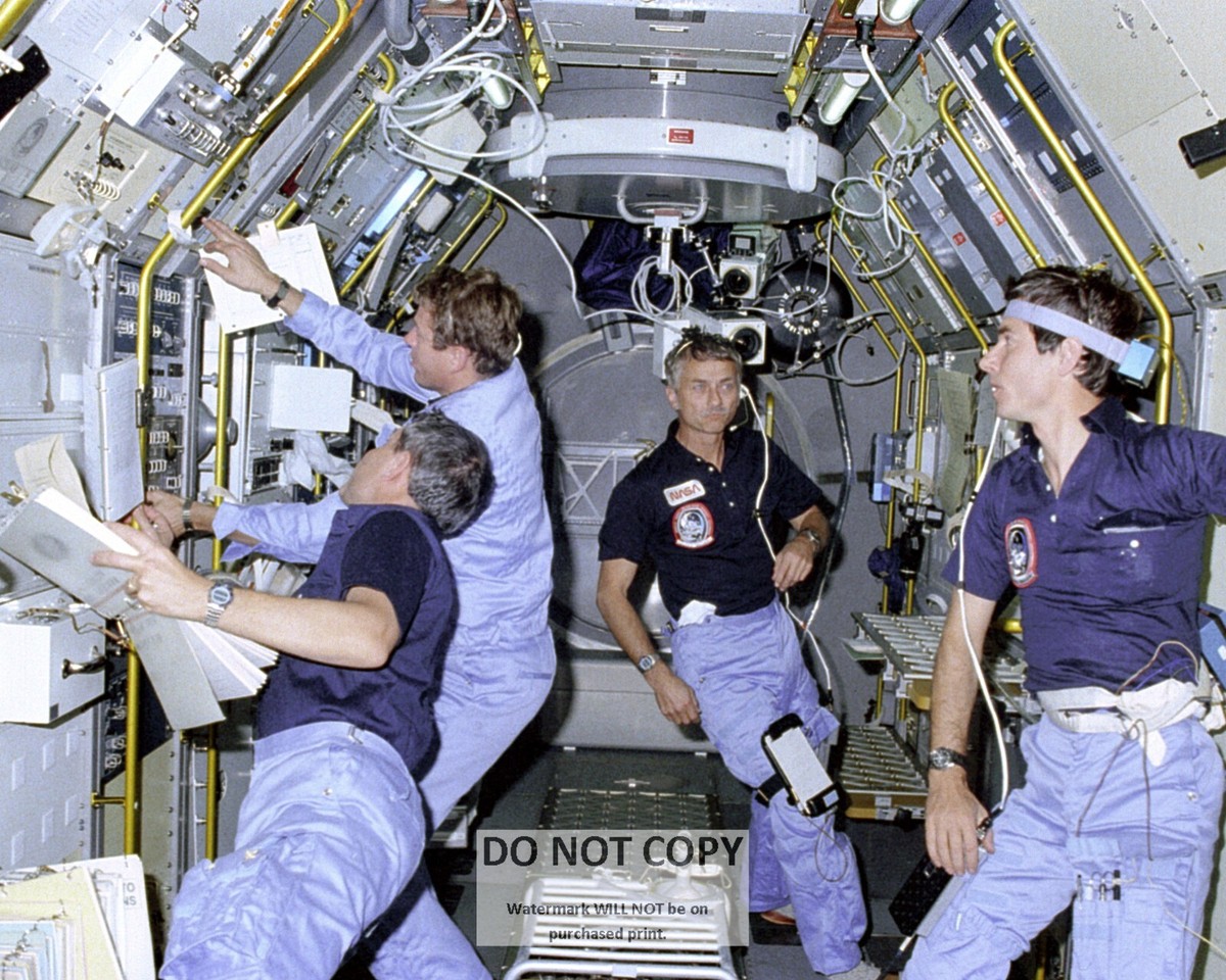 Boarding The Space Shuttle 2016 Museum Board | National Air And Space