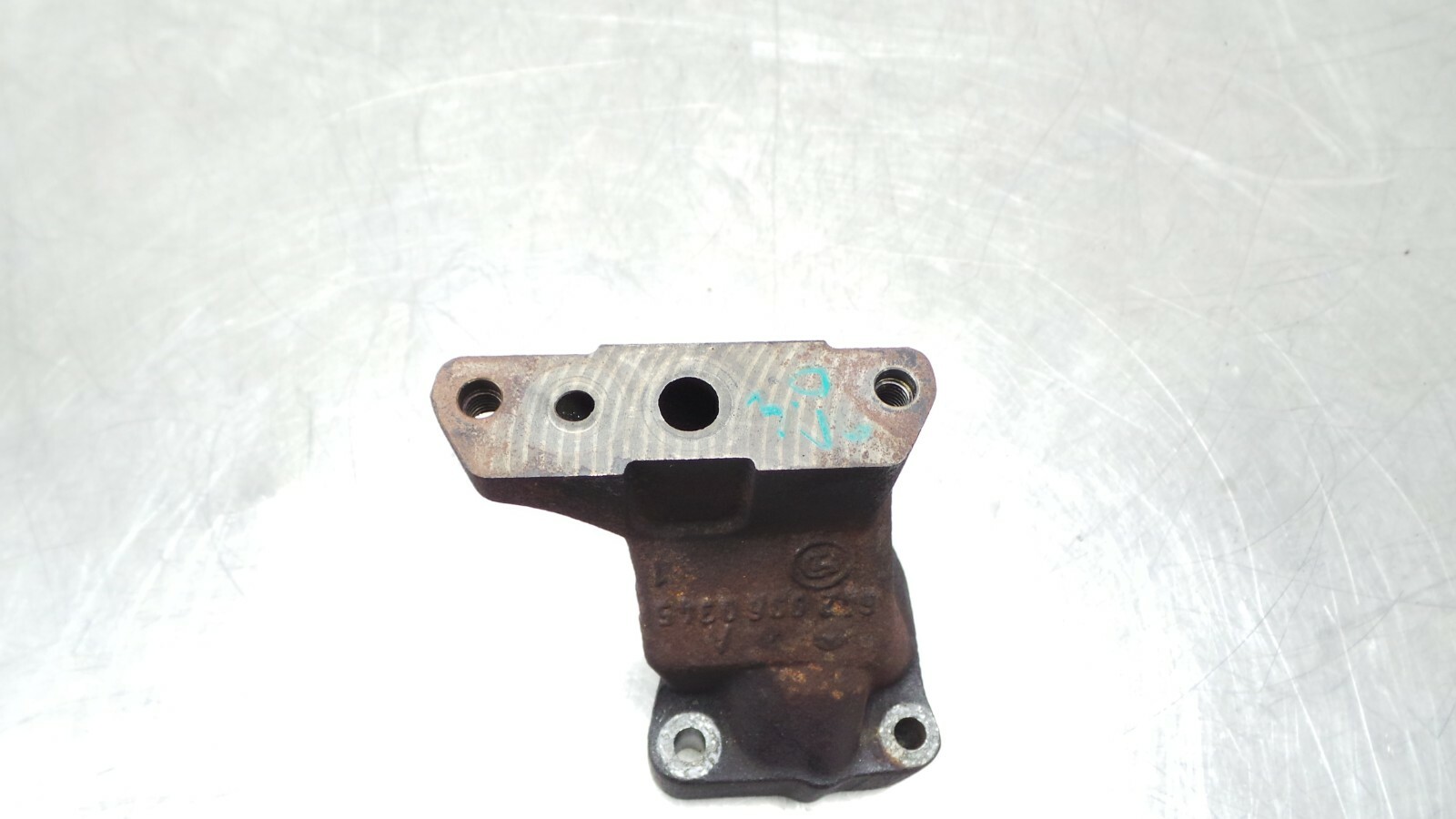 2005-2009 MERCEDES 3.0 V6 CDI TURBO MOUNTING & OIL FEED BRACKET ...