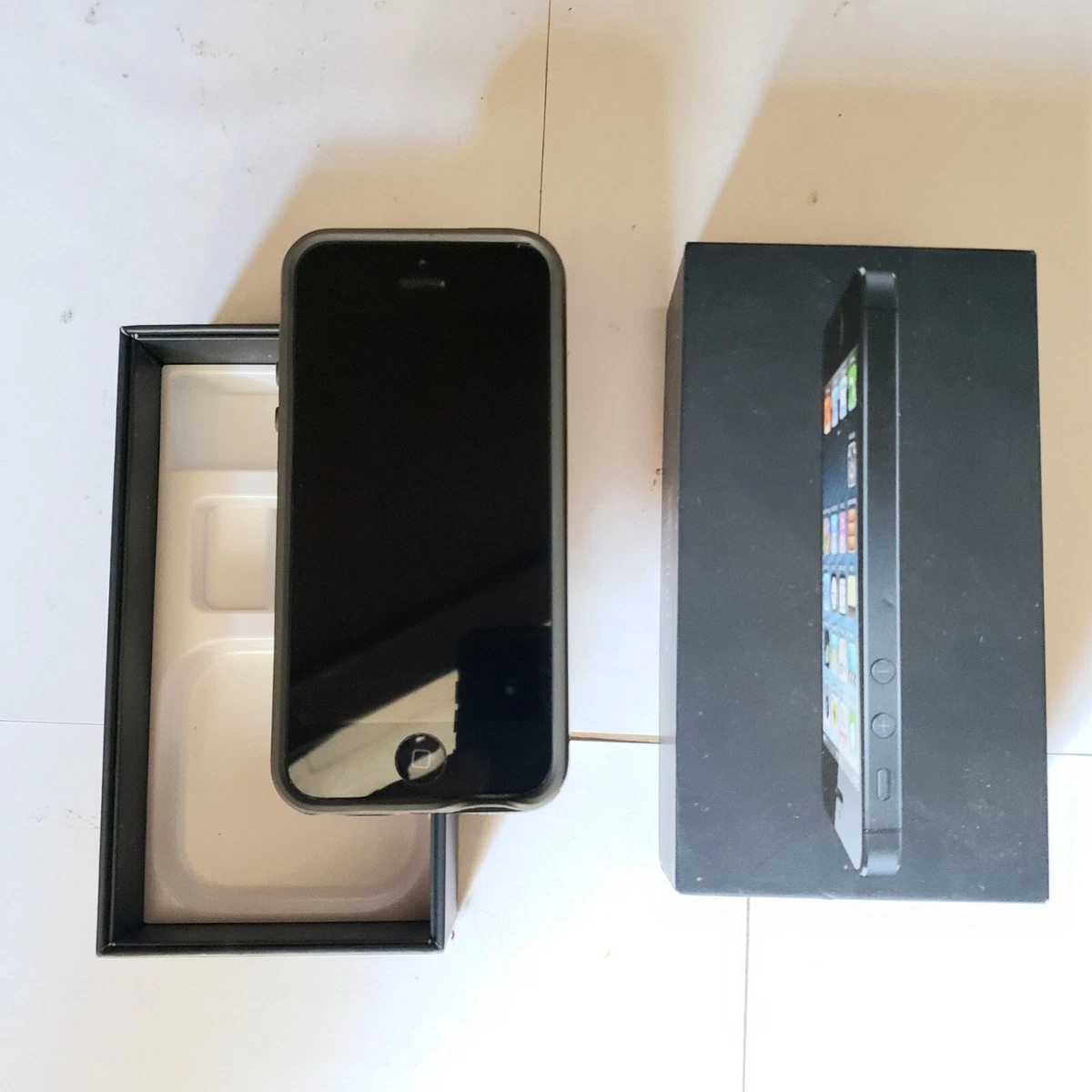 Black Iphone 5 Box
