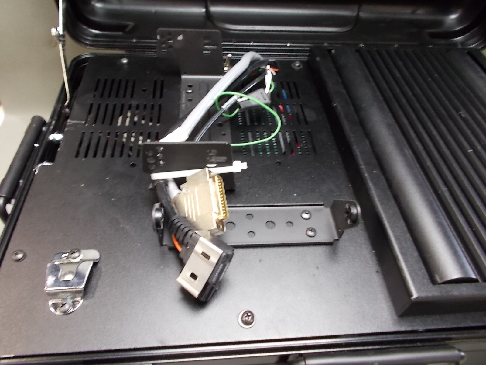 MOTOROLA FUTURECOM L06-MBX700 DVRS REPEATER P25 MOBILE VEHICULAR | eBay