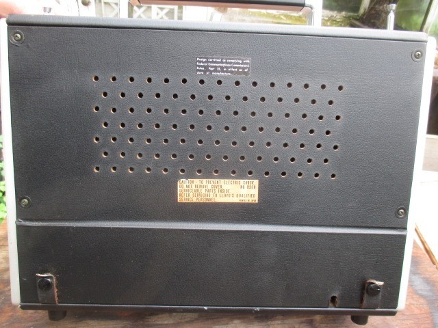 LLOYD'S Solid State 10 Band Receiver, AM, FM, Short Wave, Long Wave ...