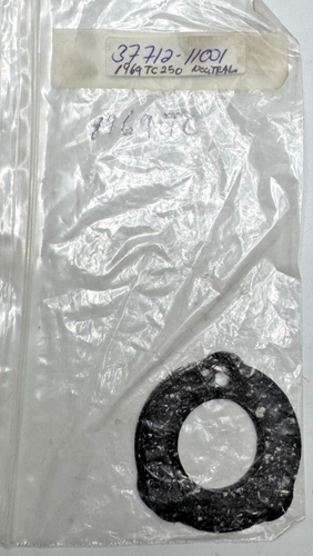 NOS NEW ORIGINAL OEM SUZUKI T20 TC250 INDICATOR SWITCH GASKET 37712 ...