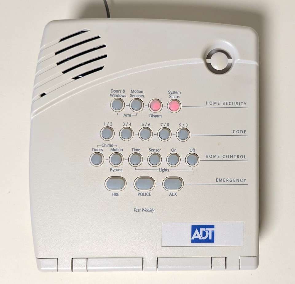 GE Security/ADT Interlogix Simon 3 alarm control panel-with battery and ...