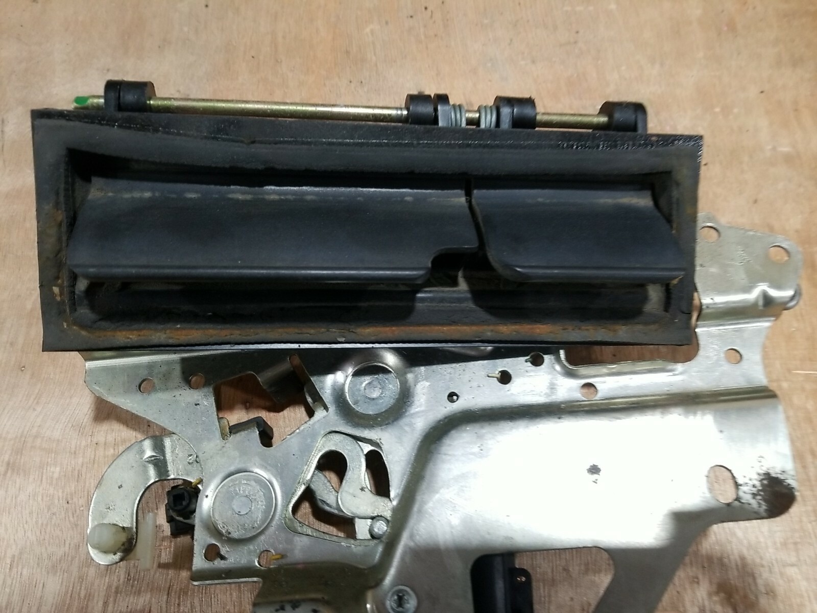 01-07 Ford Escape Hatch Lock Actuator Tailgate Lift Gate Rear OEM Ht209 ...