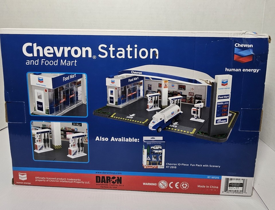 CHEVRON GAS STATION AND FUEL MART - NEW IN BOX! CHRISTMAS - CHEVRON TOY ...