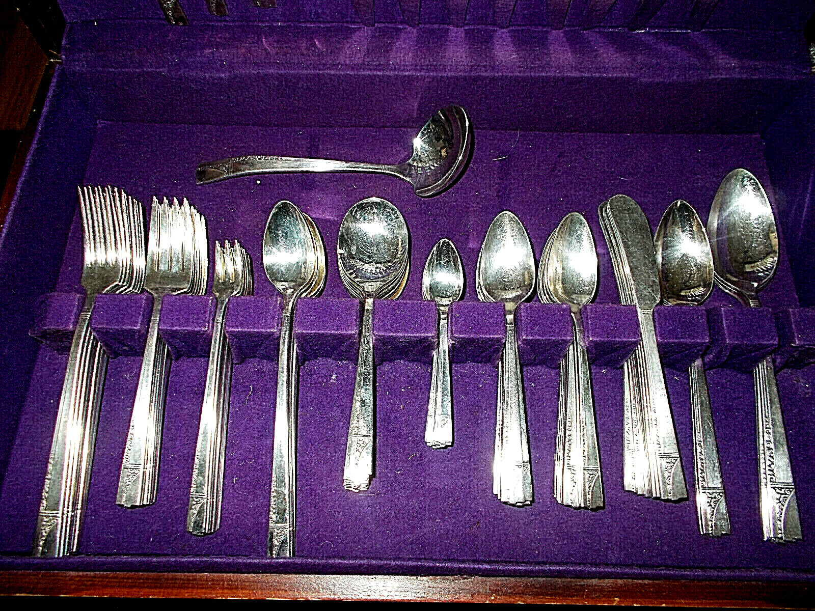 99PC.~ANTIQUE NOBILITY PLATE CAPRICE SILVERPLATE FLATWARE SET W/CASE C ...