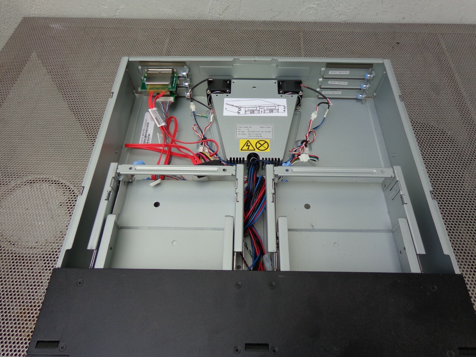 Dell Powervault 114X SAS Rackmount 2u Enclosure Array 46C2742 010M37 | eBay