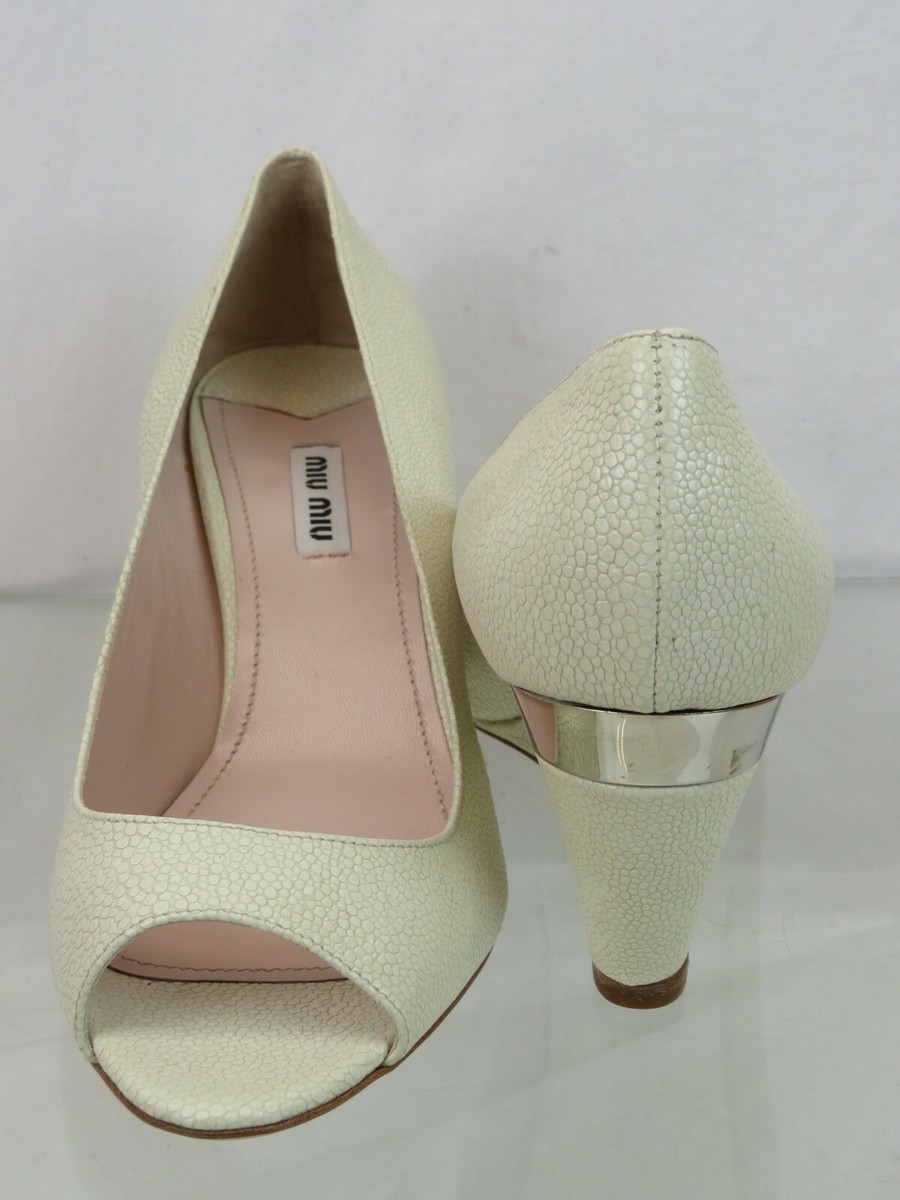 NIB MIU MIU 5KZ019 WHITE PEARL STINGRAY EMBOSSED LEATHER NIB MIU MIU 5KZ019 WHITE PEARL STINGRAY EMBOSSED LEATHER