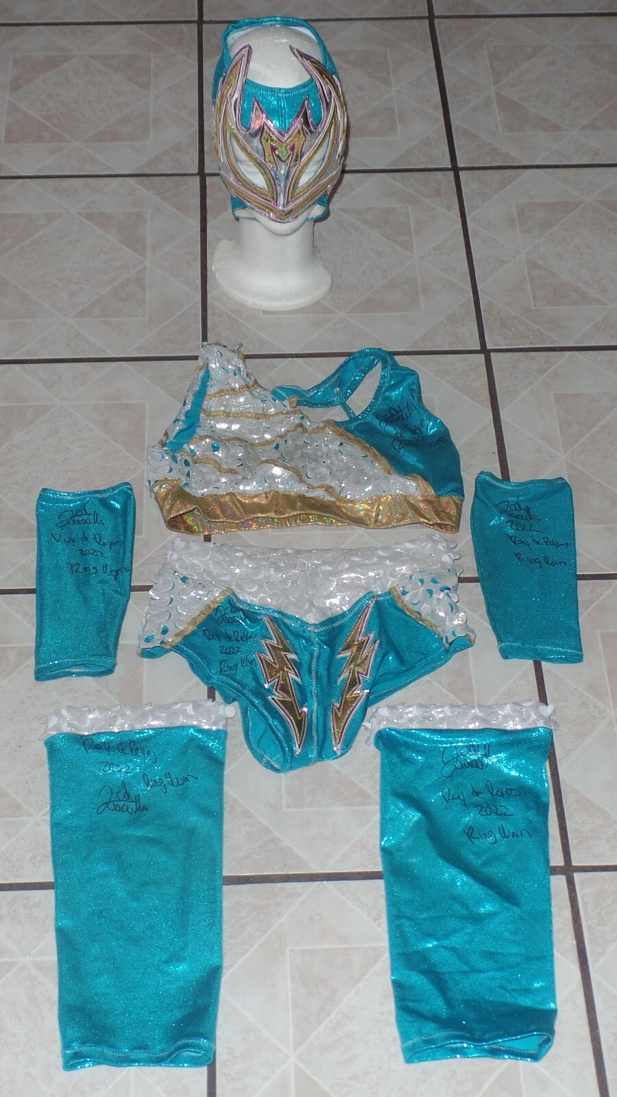 LADY MARAVILLA SIGNED AUTO'D X7 RING WORN REY DE REYES MASK GEAR SET ...