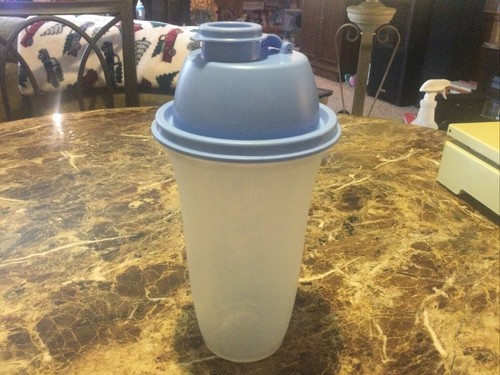 Vintage Tupperware Quick Shake Shaker Mixer #844-27 Blue Lid 16oz | eBay