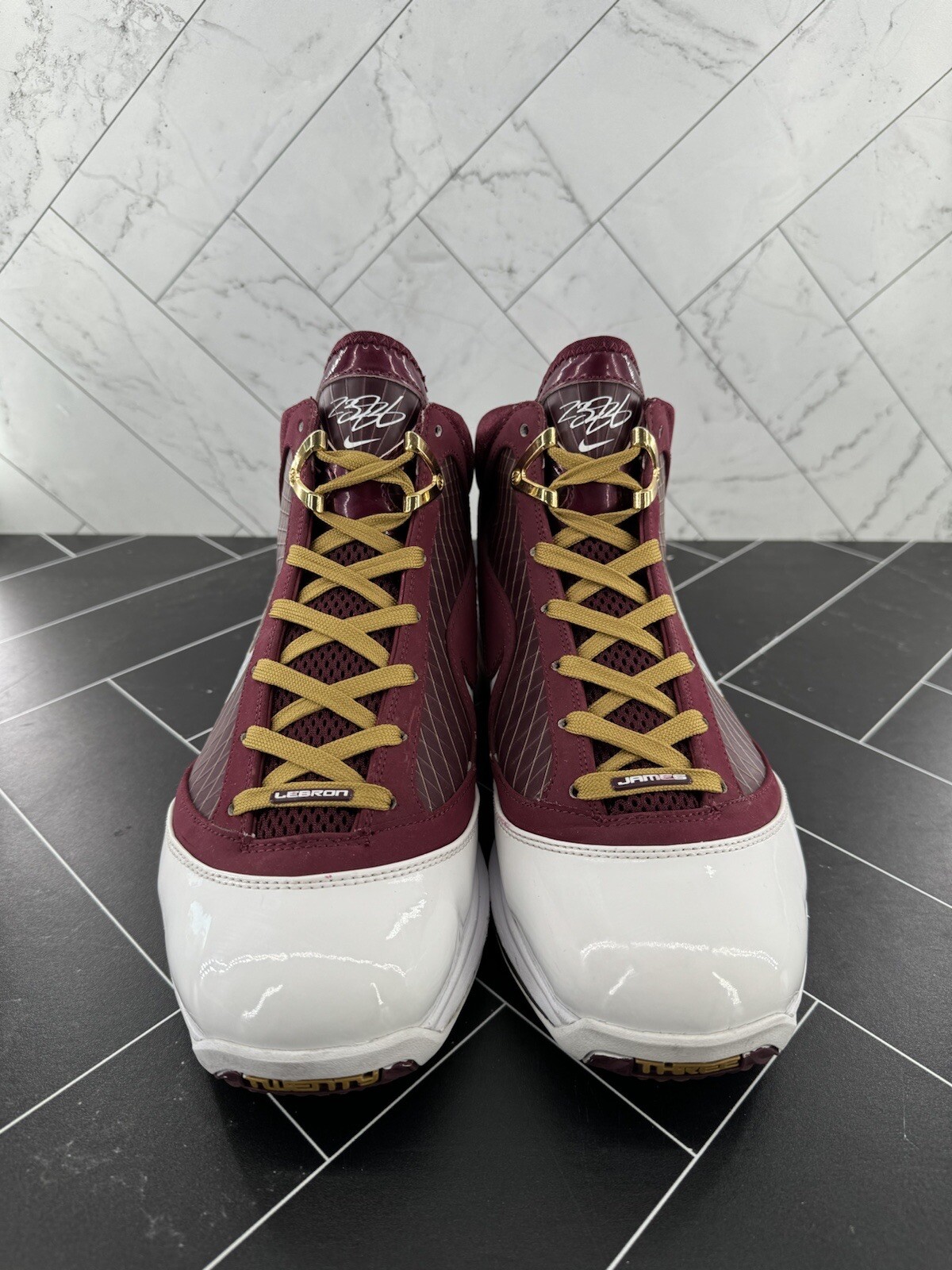 Nike Air Max LeBron 7 Christ The King Size 10 2010 375664-601 White ...