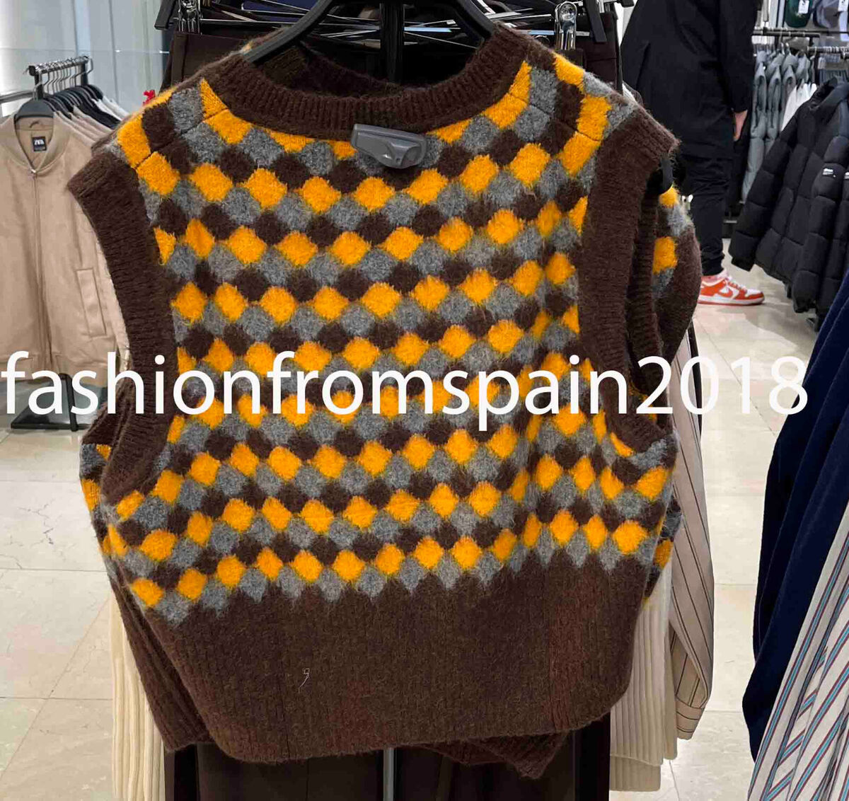 ZARA NEW MAN JACQUARD KNIT VEST X HARRY LAMBERT BROWN S-XL ZARA NEW MAN JACQUARD KNIT VEST X HARRY LAMBERT BROWN S-XL