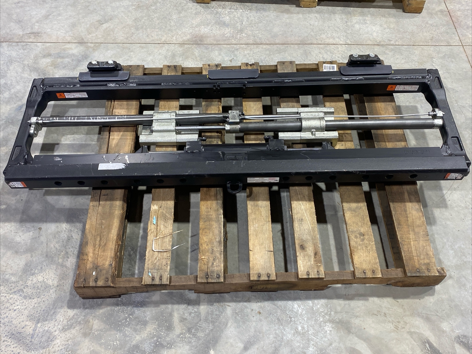 CASCADE LIFT TRUCK FORKLIFT SIDESHIFTER ATTACHMENT 211701-R6 for sale ...