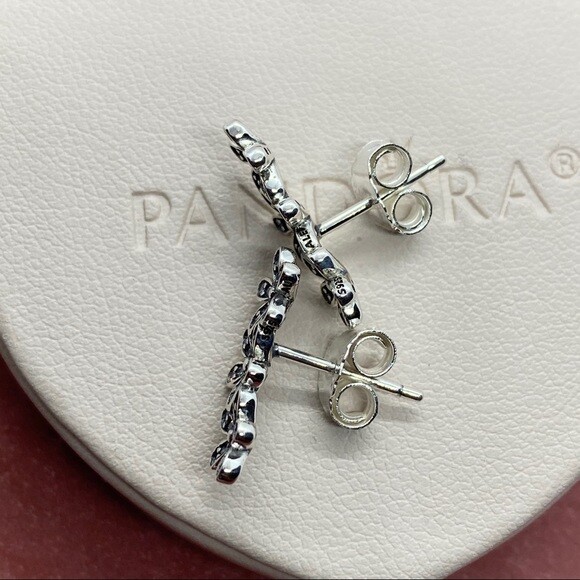 Brand New Genuine Pandora Silver Dazzling Daisy Flower Stud CZ Earrings ...