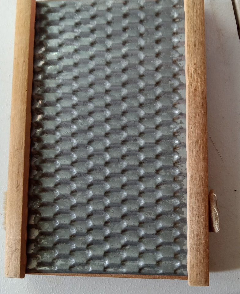 RARE VINTAGE COLLECTIBLE WEE GEE BOARD WASH BOARD 7 1/4" x 5" THE ...