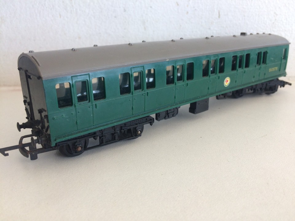 TRIANG LATER R225 SOUTHERN SUBURBAN GREEN EMU NON POWERED COACH GC ...
