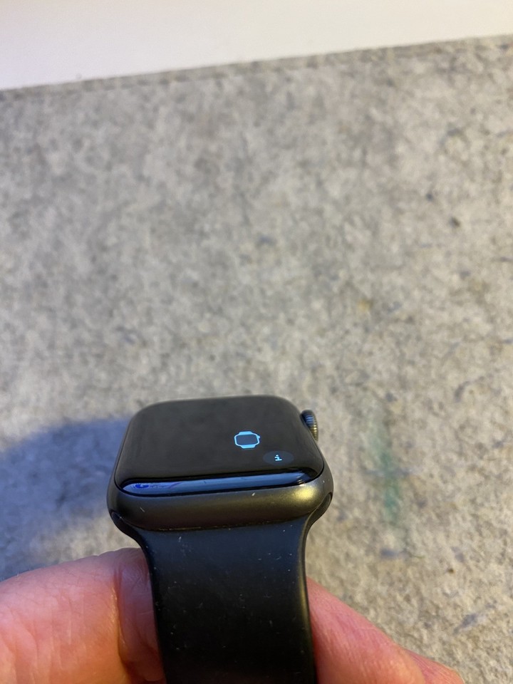 Apple Watch Series 4 40 mm Space Grey Aluminum Case with Black Band ...