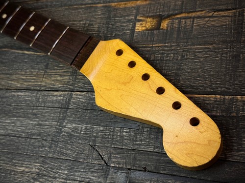 Aged Allparts Strat Neck Nitro Relic SRO-C Lic by Fender Stratocaster ...