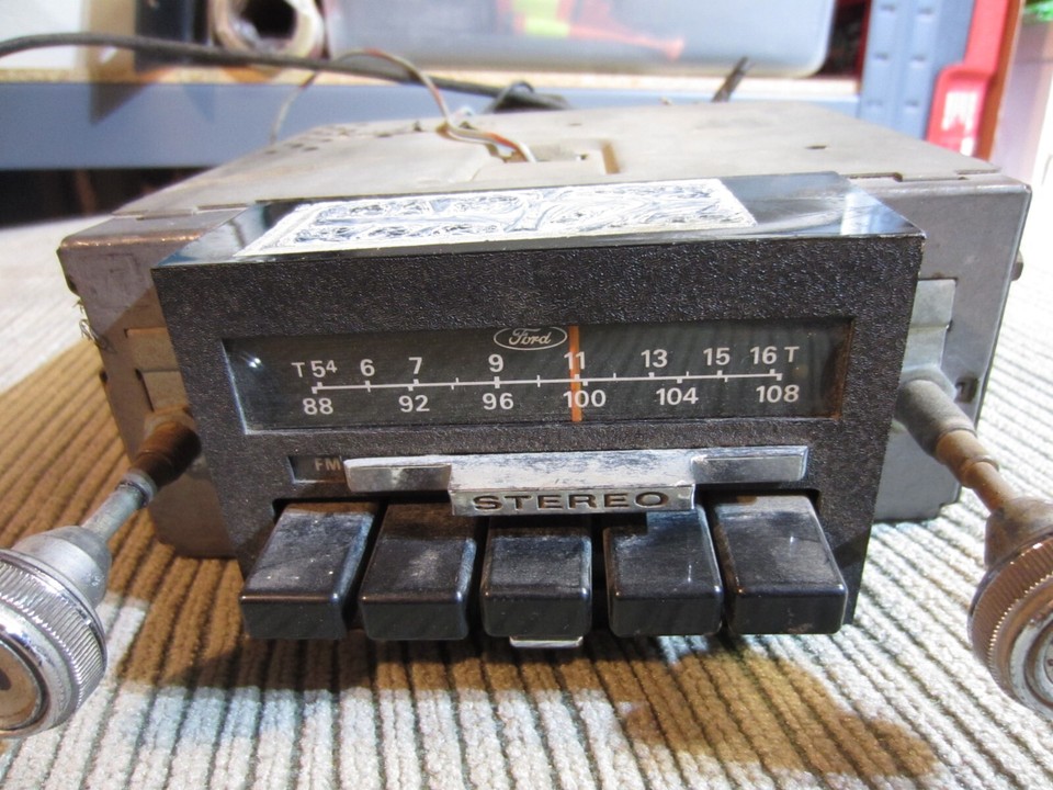 Vintage Ford Aerospace AM FM Stereo Radio Model 8102 Ford 12V NEG GND ...