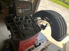 Eewb334a Motorized Wheel Balancer With Touchscreen Video Display. for ...