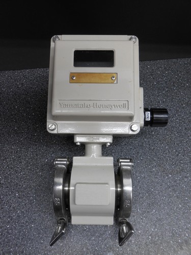 YAMATAKE-HONEYWELL ELECTROMAGNETIC FLOW METER R-9R428-41-031 & R-9R428 ...