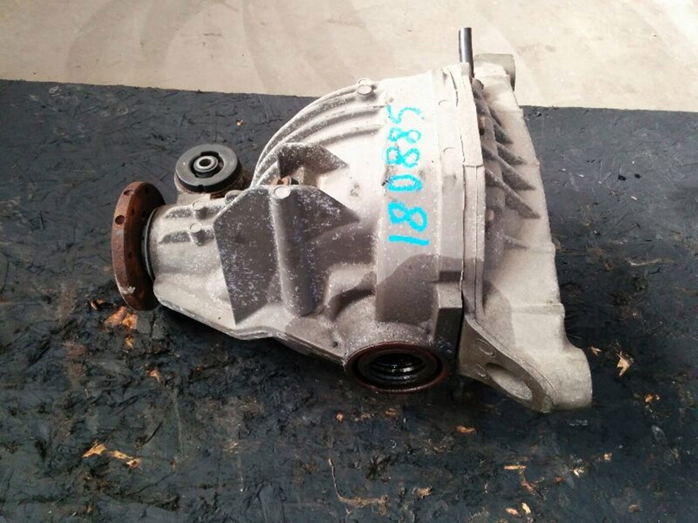2002-2005 Ford Explorer Rear Axle Differential Carrier 3.73 Ratio | eBay