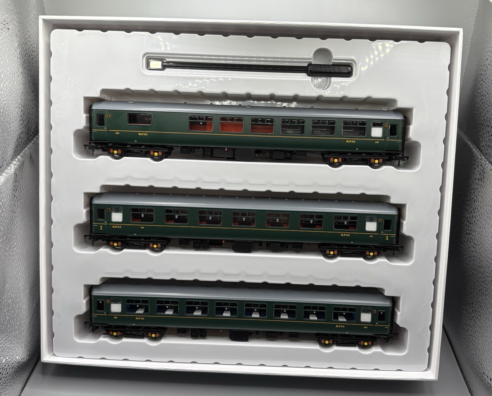 Irish Railway Models Limited Edition RPSI Set NIR MK2b Coach Set of 3 ...