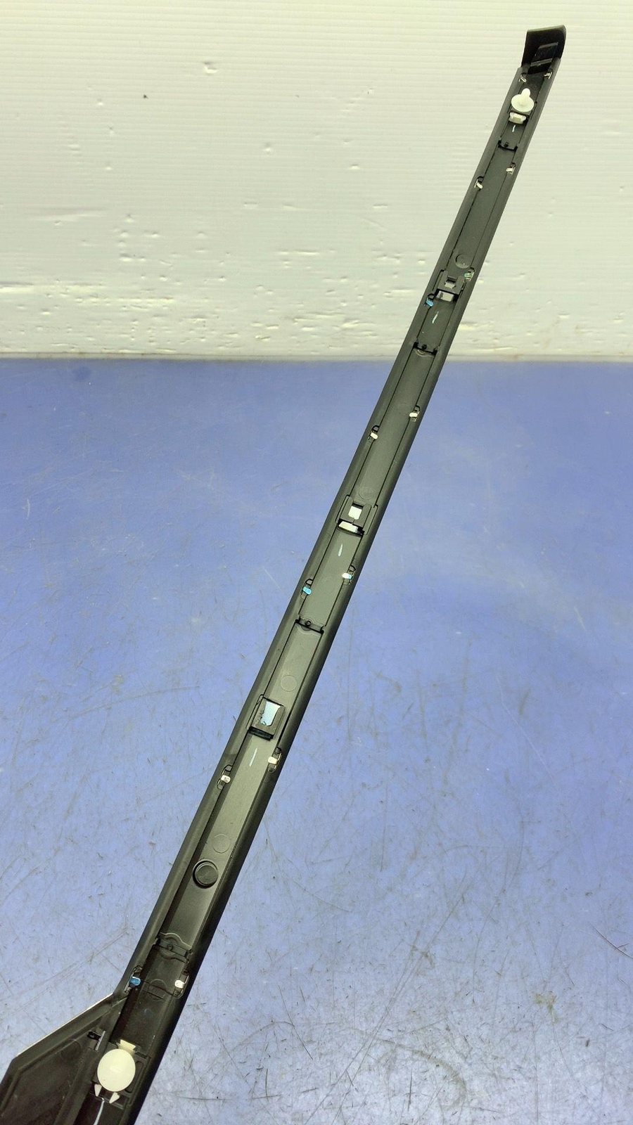 2018-2023 BUICK ENCLAVE OEM REAR RIGHT QUARTER PANEL TRIM *SCRATCHING ...