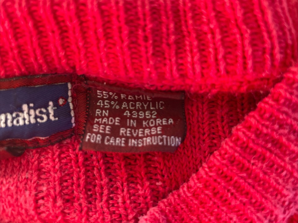 Traditionalist Men’s Red, Off White and Black Sweater / Size Large ...