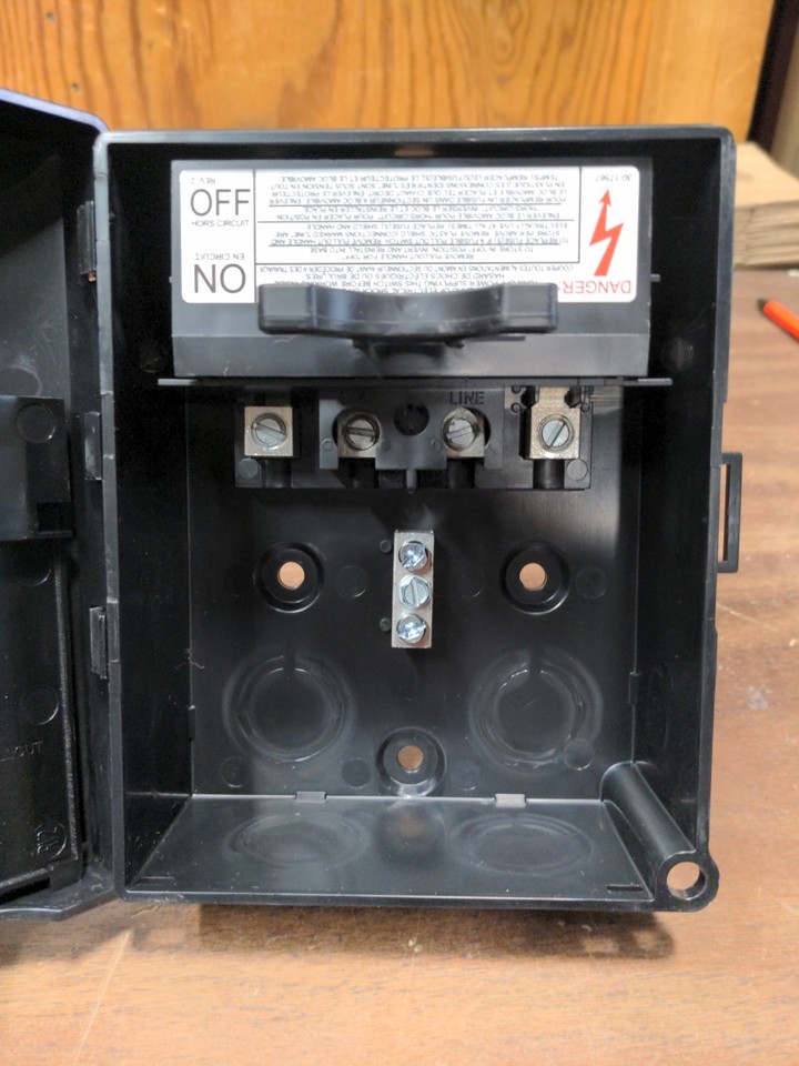 Lot Of 7 Eaton ACD60R Non Fusable Disconnect box | eBay