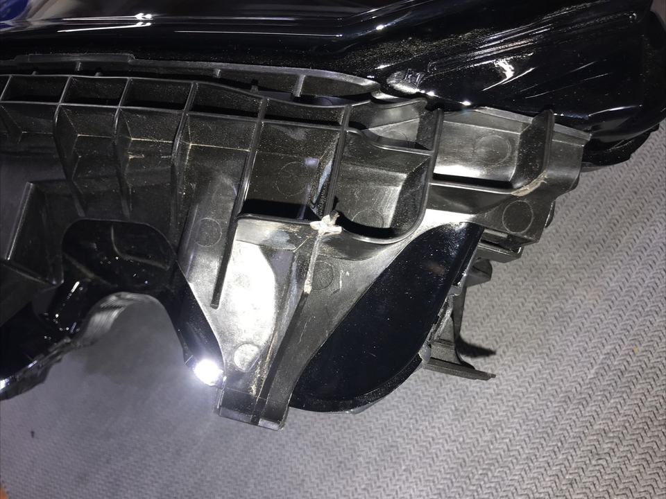 Volvo EX90 Electric 2025 Headlight Headlamps LED. (Right) Part Number ...