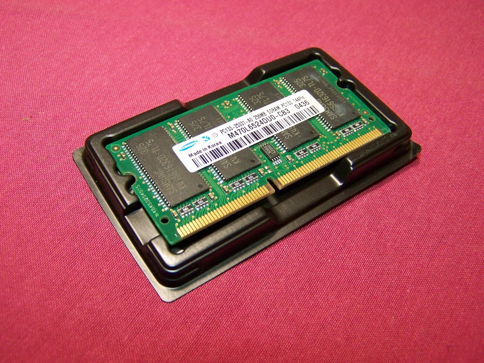 Laptop RAM 256MB PC-133 Mhz memory 144 pin SO-DIMM (1 x 256 MB) PC133 ...