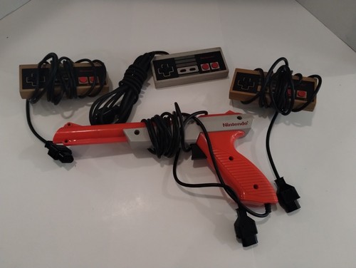 Orange Nintendo NES-005 Zapper Light Gun & 3 OEM Controllers Tested ...