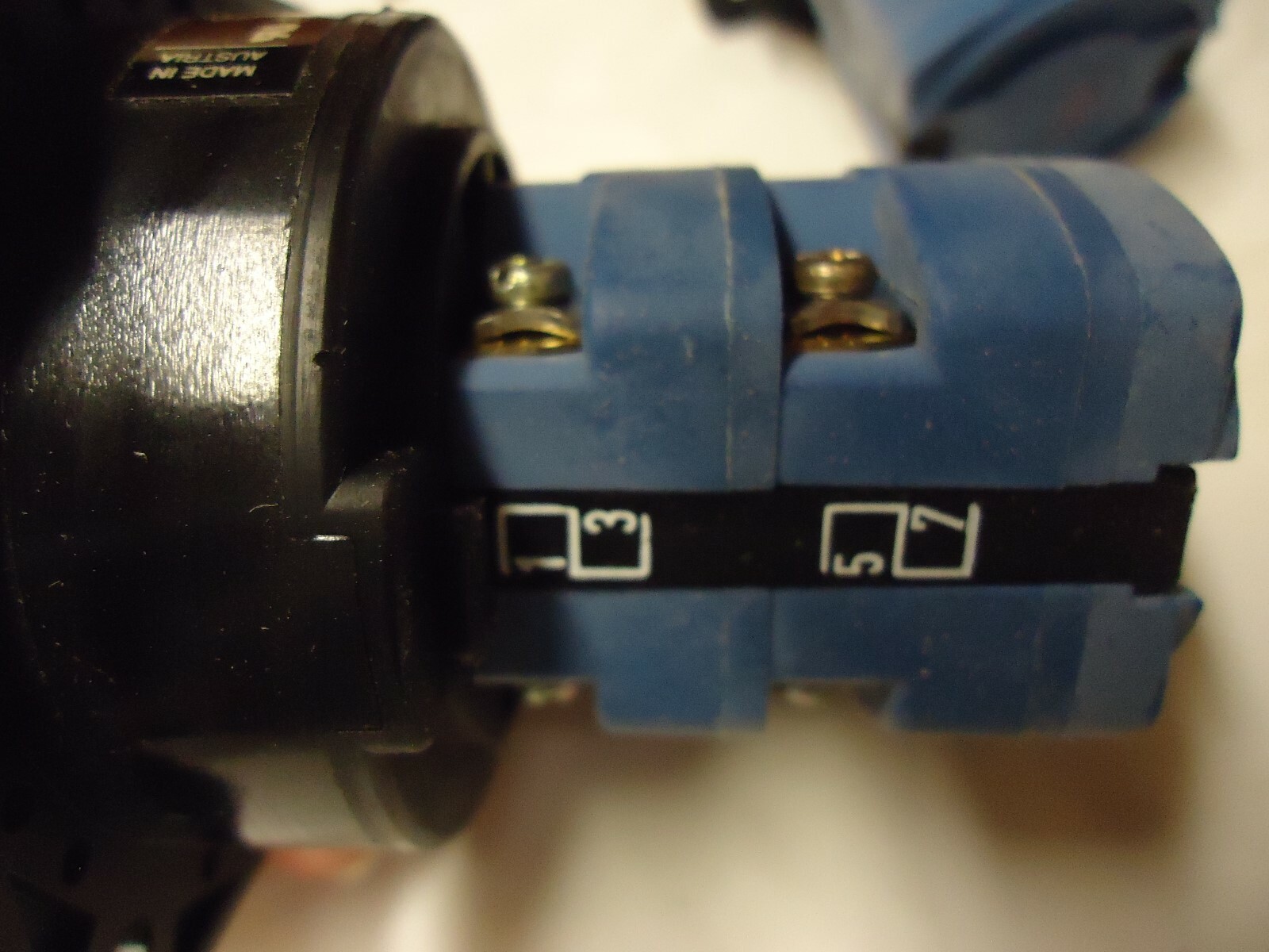 Kraus & Naimer D11B2DA101-600E Switch Selector D118 "Lot of 2" | eBay