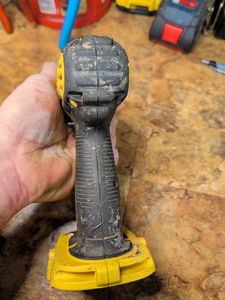 DeWalt DC820 1/2" Cordless 18V Battery-Powered Impact Wrench "TOOL ONLY ...