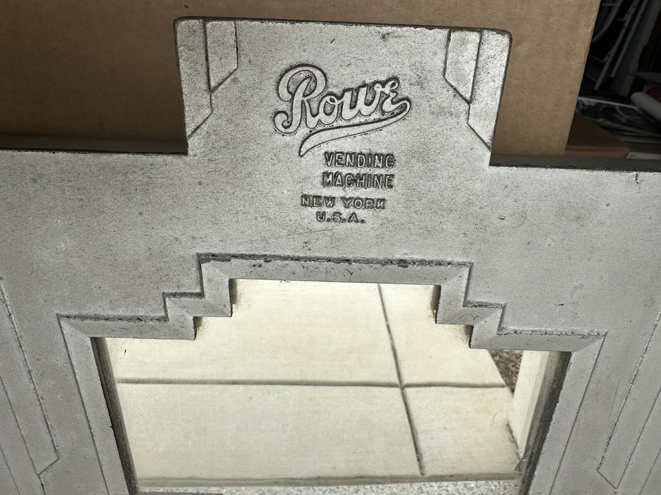 Vintage 1930’s Art Deco Rowe “Aristocrat” Cigarette Vending Machine w ...