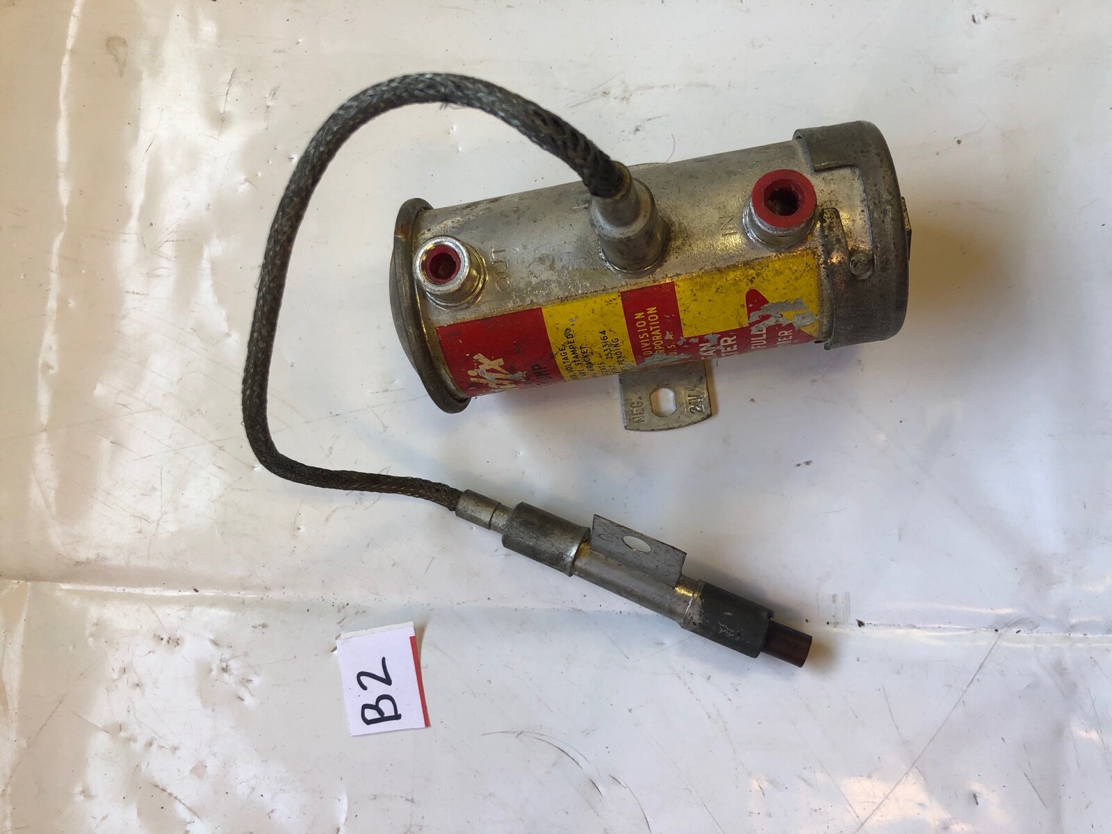 Bendix Electric Fuel Pump (12 Volt Negative Ground) 356 VW MG Healey ...