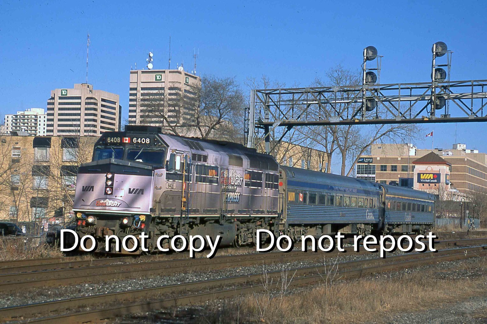 Original slide FUJICHROME VIA 6408 F40PH-2 in Coors Light ad train 85 ...