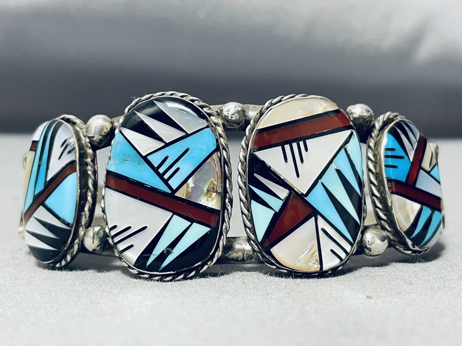 ONE OF THE MOST EXTREME INLAY VINTAGE ZUNI TURQUOISE … - Gem